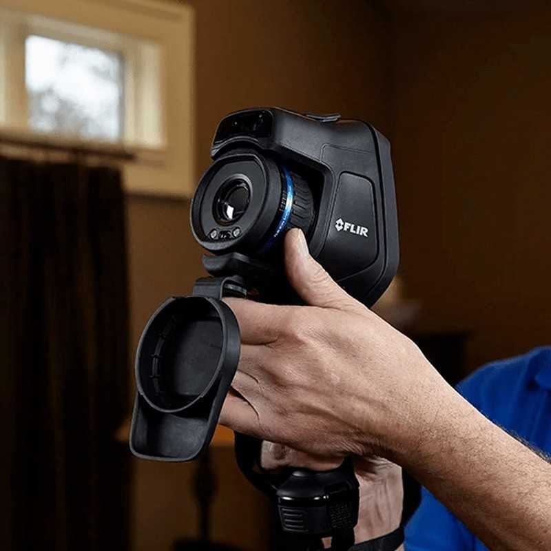 Câmera térmica FLIR E54 com MSX para inspeções de alta precisão